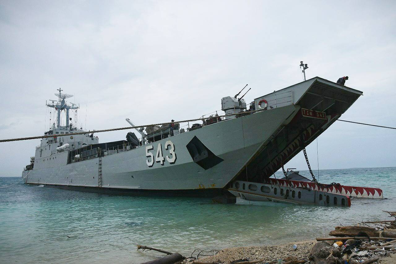 Uji Kemampuan, KRI Teluk Cirebon-543 Beaching Di Pulau Bokor Uji Kemampuan, KRI Teluk Cirebon-543 Beaching Di Pulau Bokor