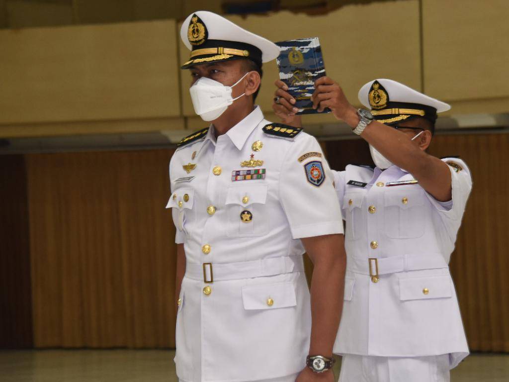 Danpuslatlekdalsen Resmi Dijabat Kolonel Laut Irwan - Indonesiadefense ... Danpuslatlekdalsen Resmi Dijabat Kolonel Laut Irwan - Indonesiadefense ...
